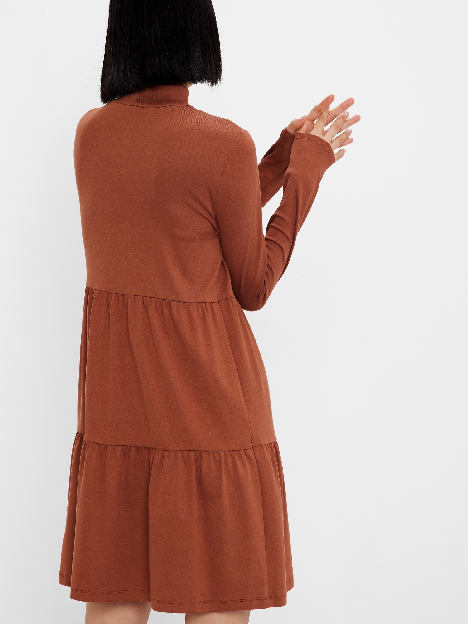 Robe moderne courte et étagée à col montant | Gap